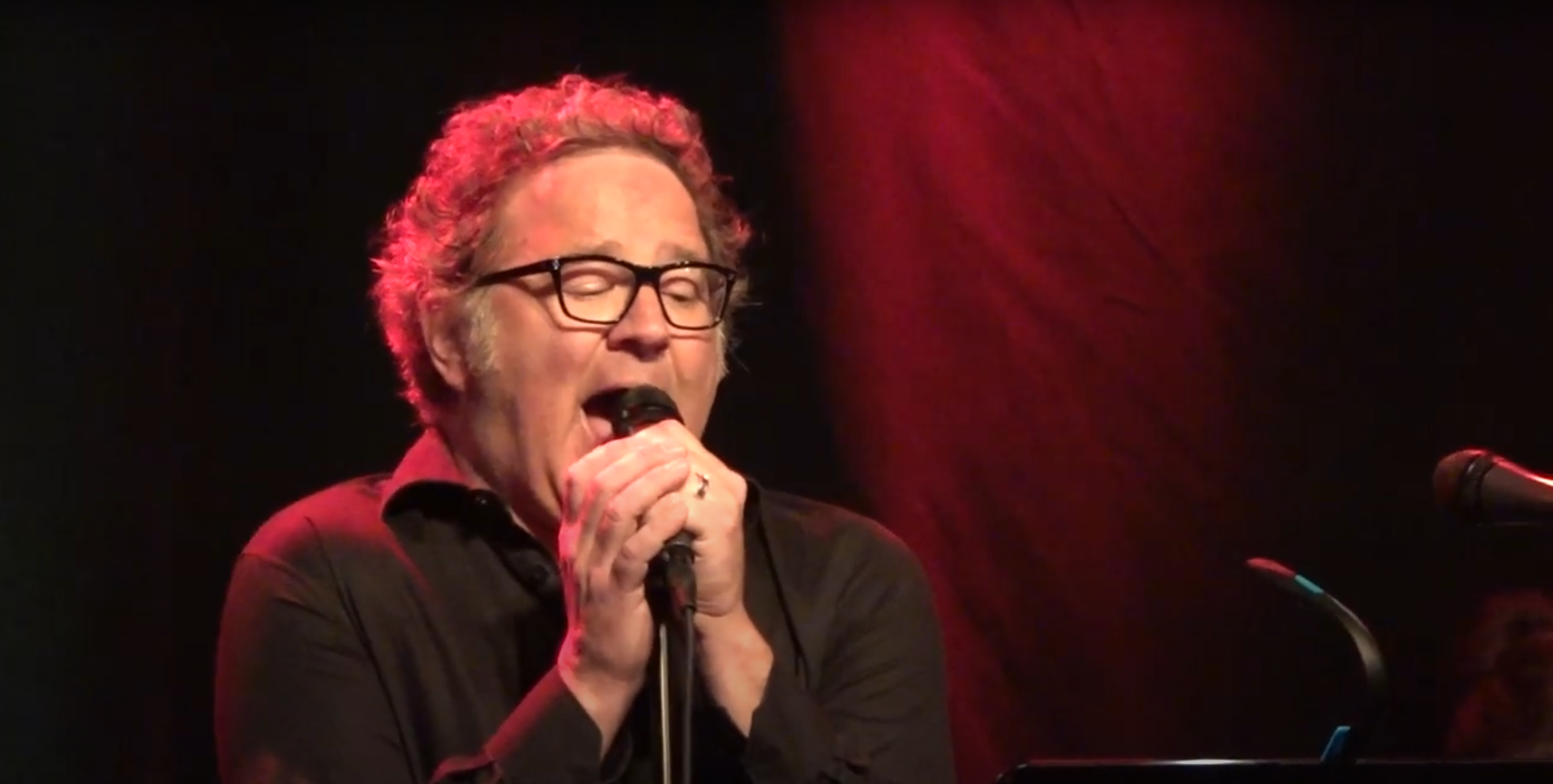 Éric Poulin au Top Shot L'Ultime Expérience Classic Rock 1970 - TVC d ...